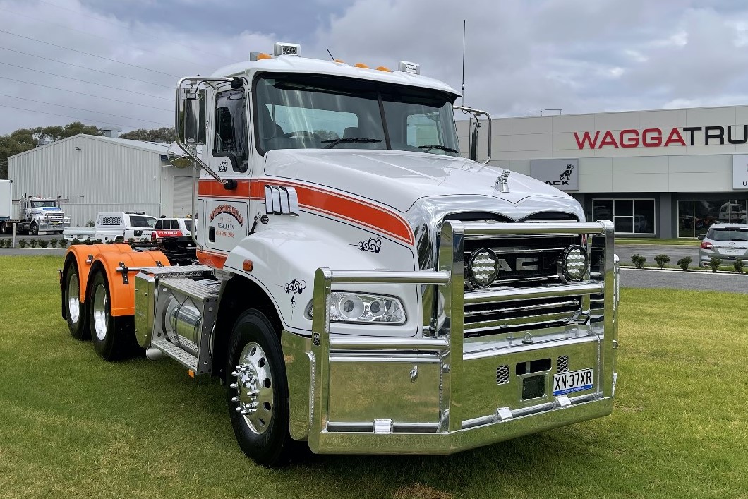 MACK GRANITE | ACMBullbars