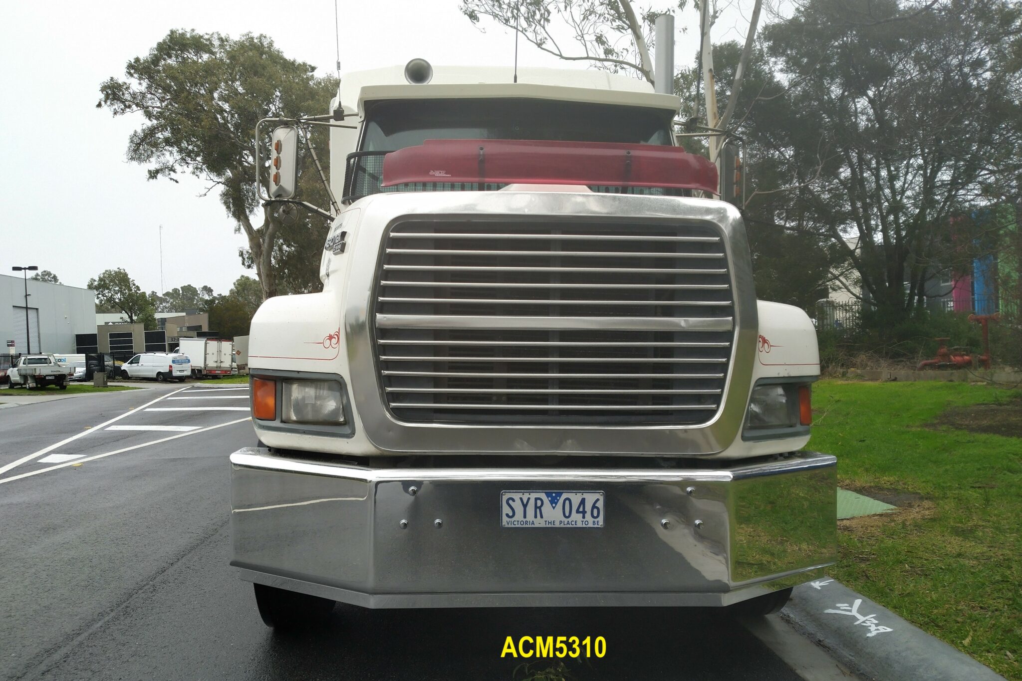 Ford L9000 Aeromax | ACMBullbars